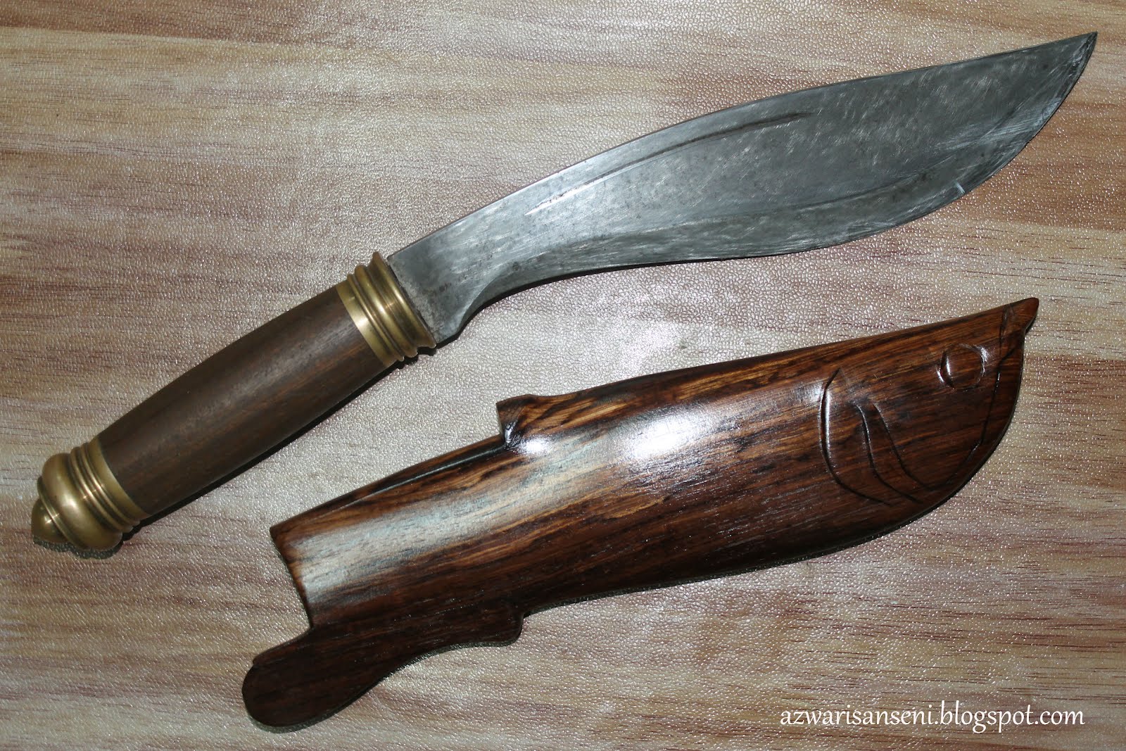 Seni Senjata Melayu: Parang Gurkha Motif Ikan Kelisa (RM500)