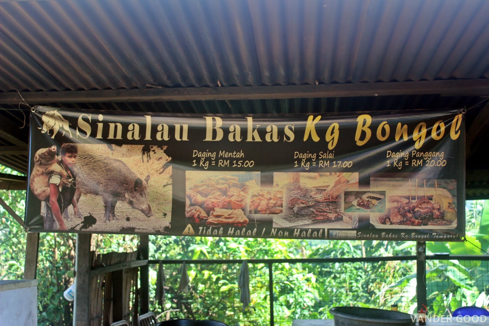 Kelazatan Sinalau Bakas (Smoked Wild Boar) di sepanjang jalan Tamparuli ...