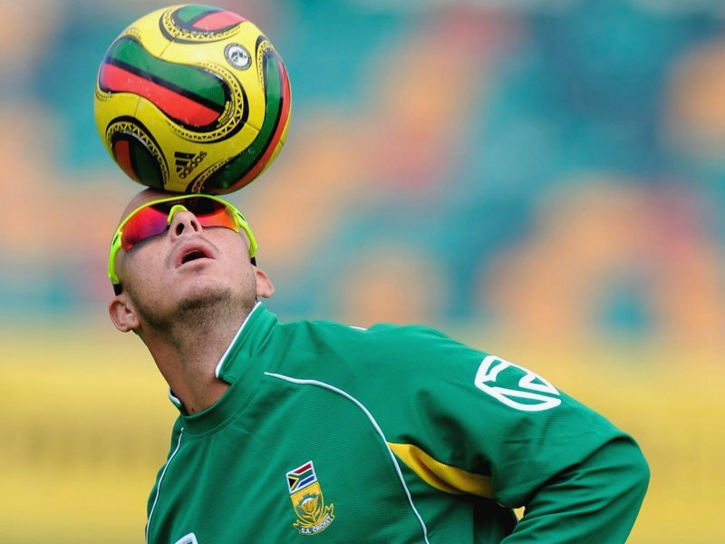 World Of Cricket: Herschelle Gibbs south african batsman and fielder