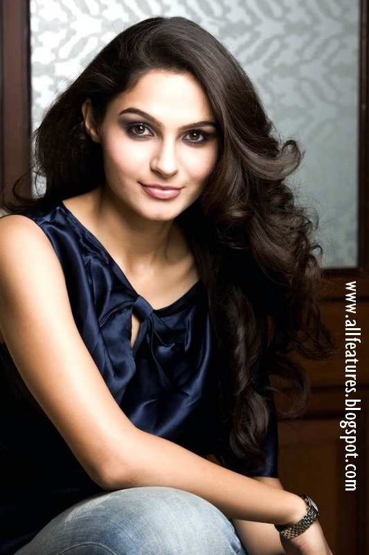 Silk Smitha Death: ANDREA JEREMIAH PROFILE