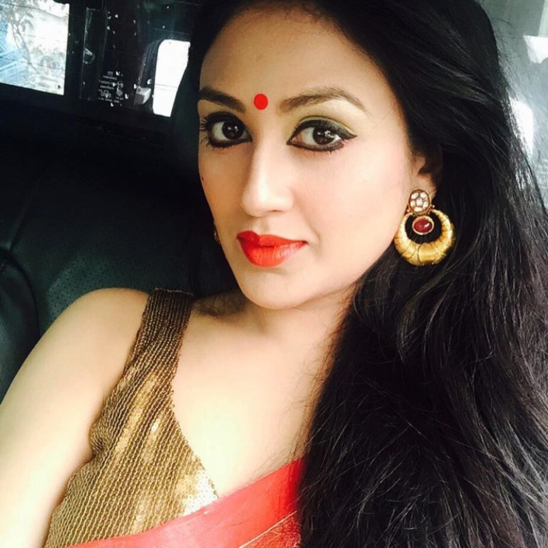 Kushum Shikder Best Photo Gallery | Biodata Cave