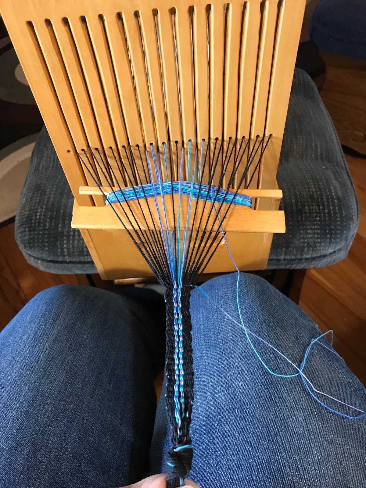 Lace-lovin' Librarian: Dad's box loom
