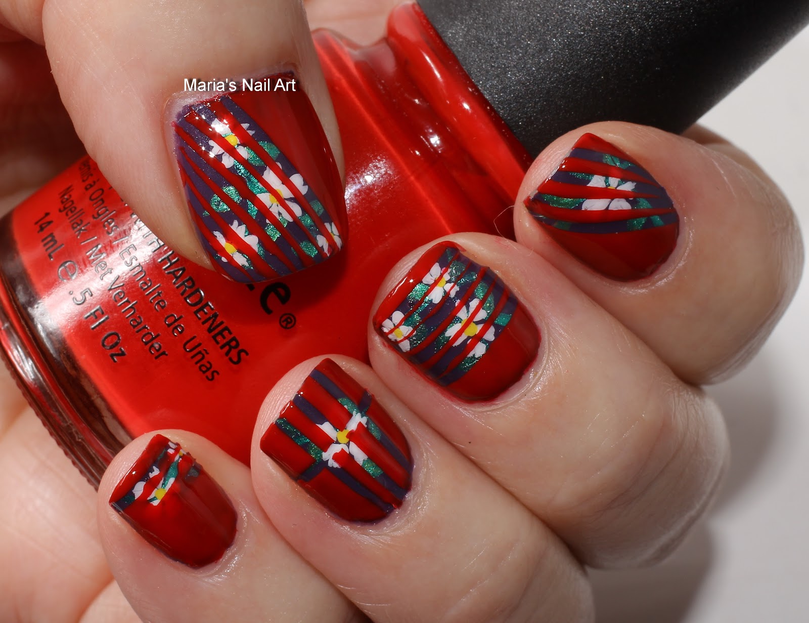 Marias Nail Art and Polish Blog: Taped flowers - Artsy Wednesday