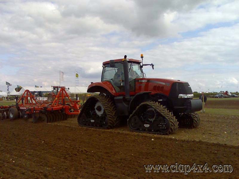 Tractors - Farm Machinery: Case IH Soucy Track
