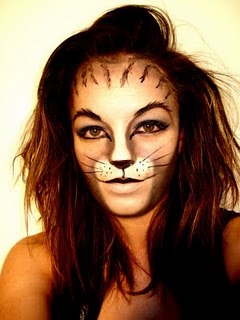 ~~saYA SayAng GeOmAtIkA CoLLaGe~~: ~~MakeUP FaunA~~