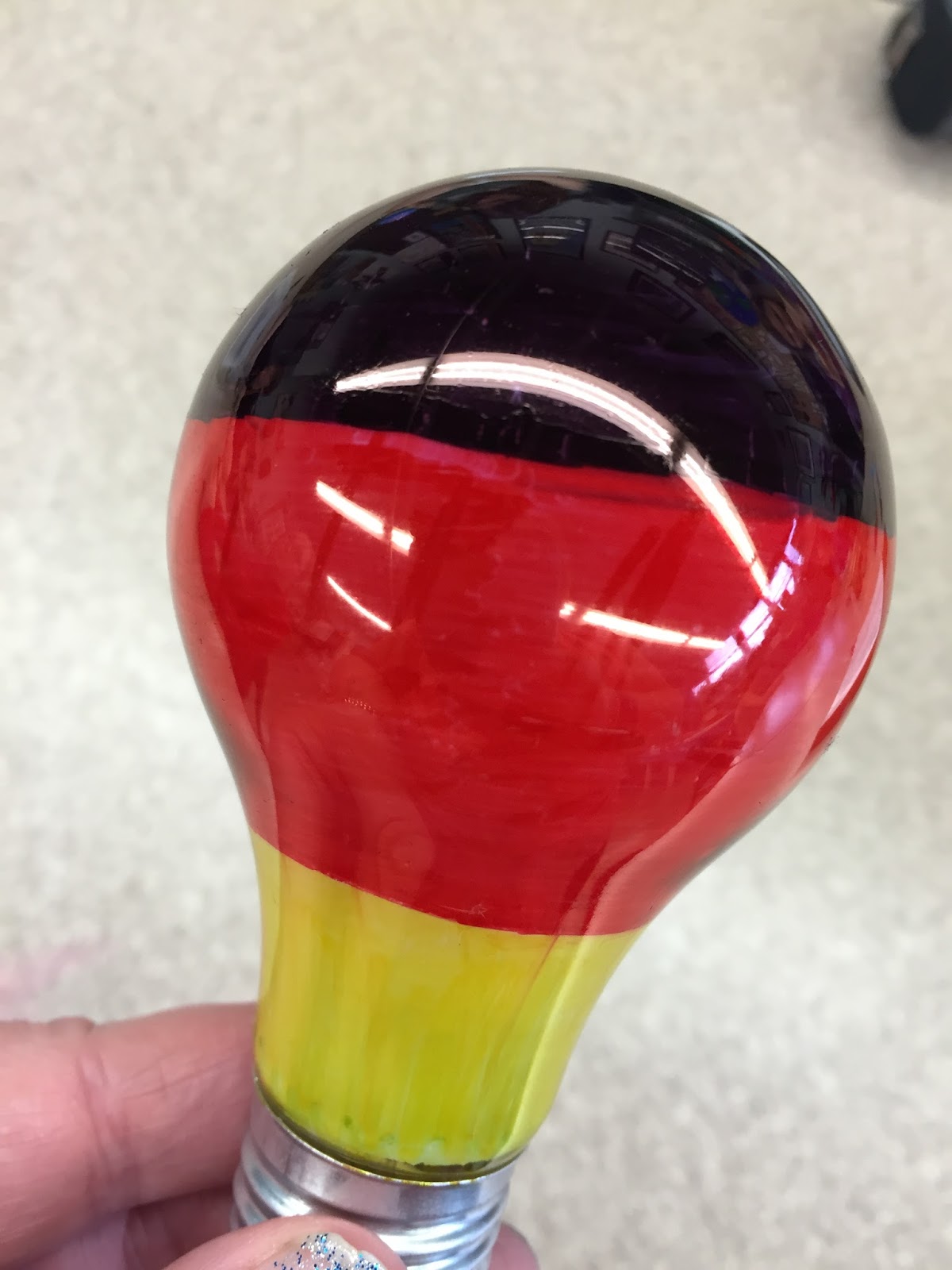 I Heart Art: Sharpie Light Bulb Designs