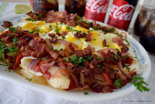 Huevos rotos con patatas y bacon - Sabrina´s Sea of Colors
