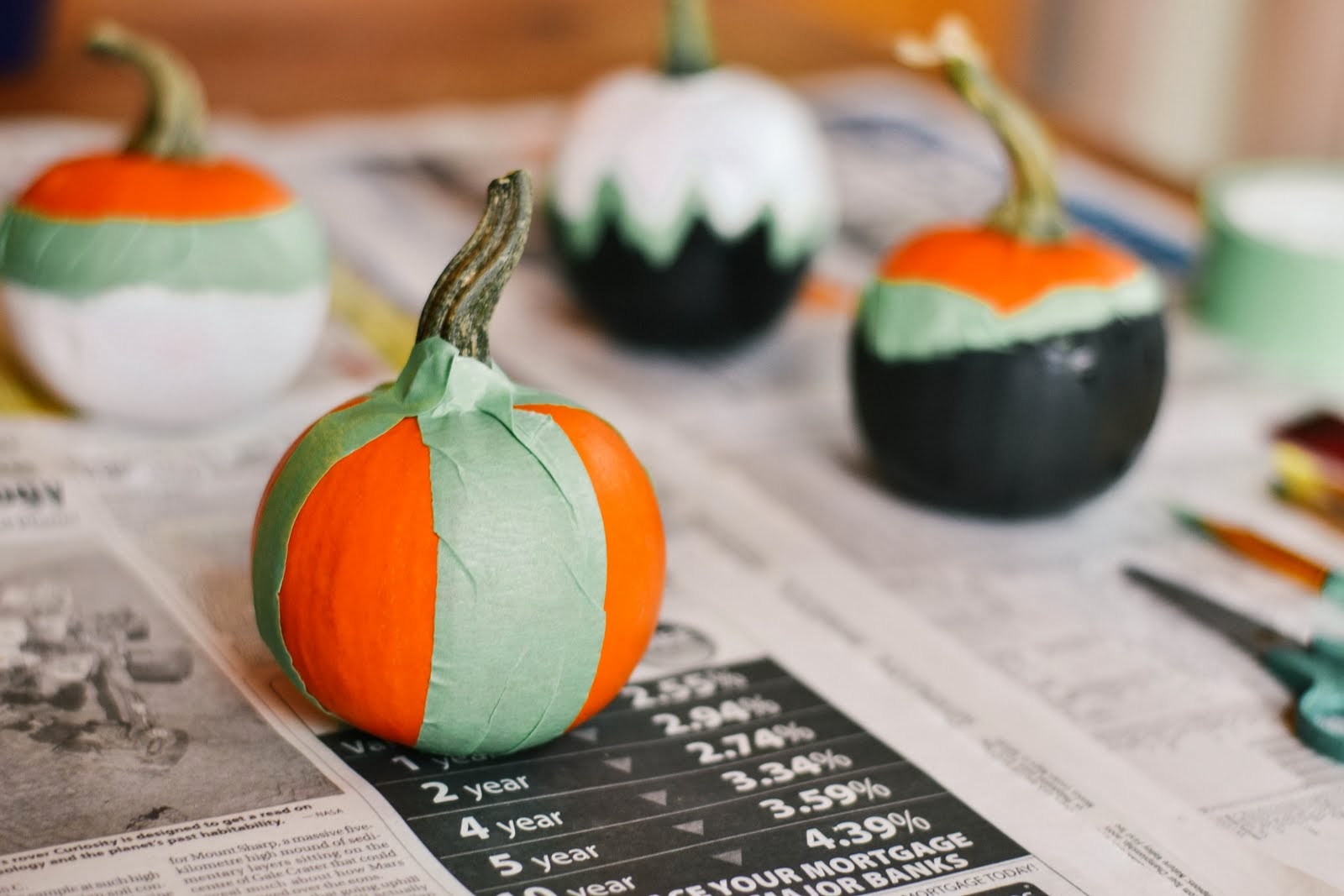 p.s.♡: diy: black and white painted pumpkins
