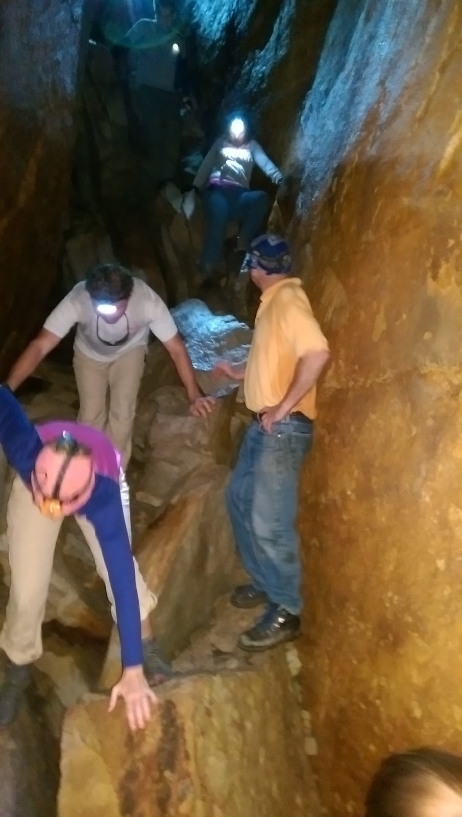 AR Explorer: Hiking to the Shingle Gully Ice Caves - Minnewaska State ...