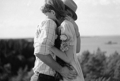 Imagenes de enamorados abrazados - Imagui