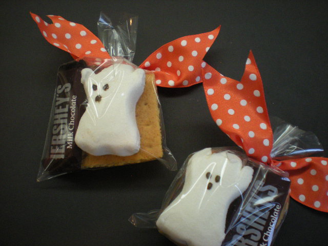 roommom27: Halloween S'more Peep Treats