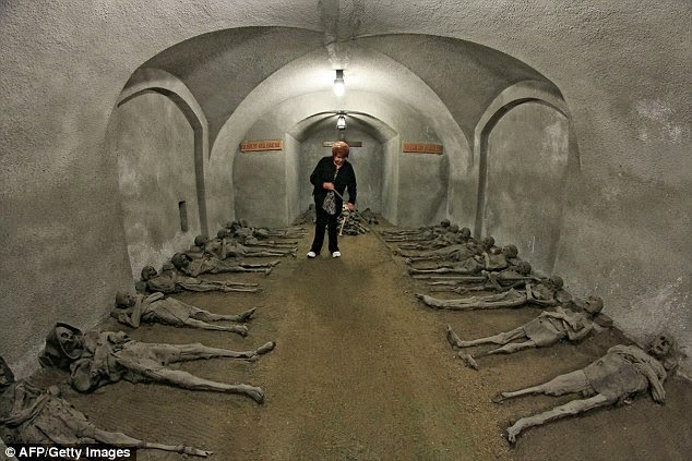 CabelKawan: L'art de la décadence : crypte de Brno, République tchèque