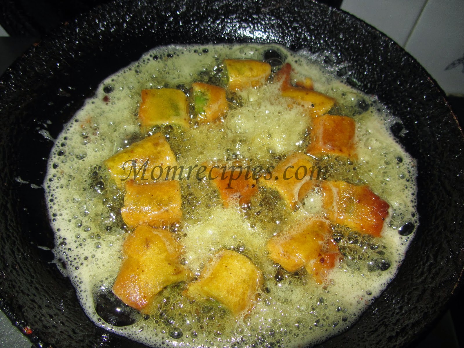 Mom's Recipies: Cut Mirchi Bajji / Masala Cut Mirchi ~ Street Food