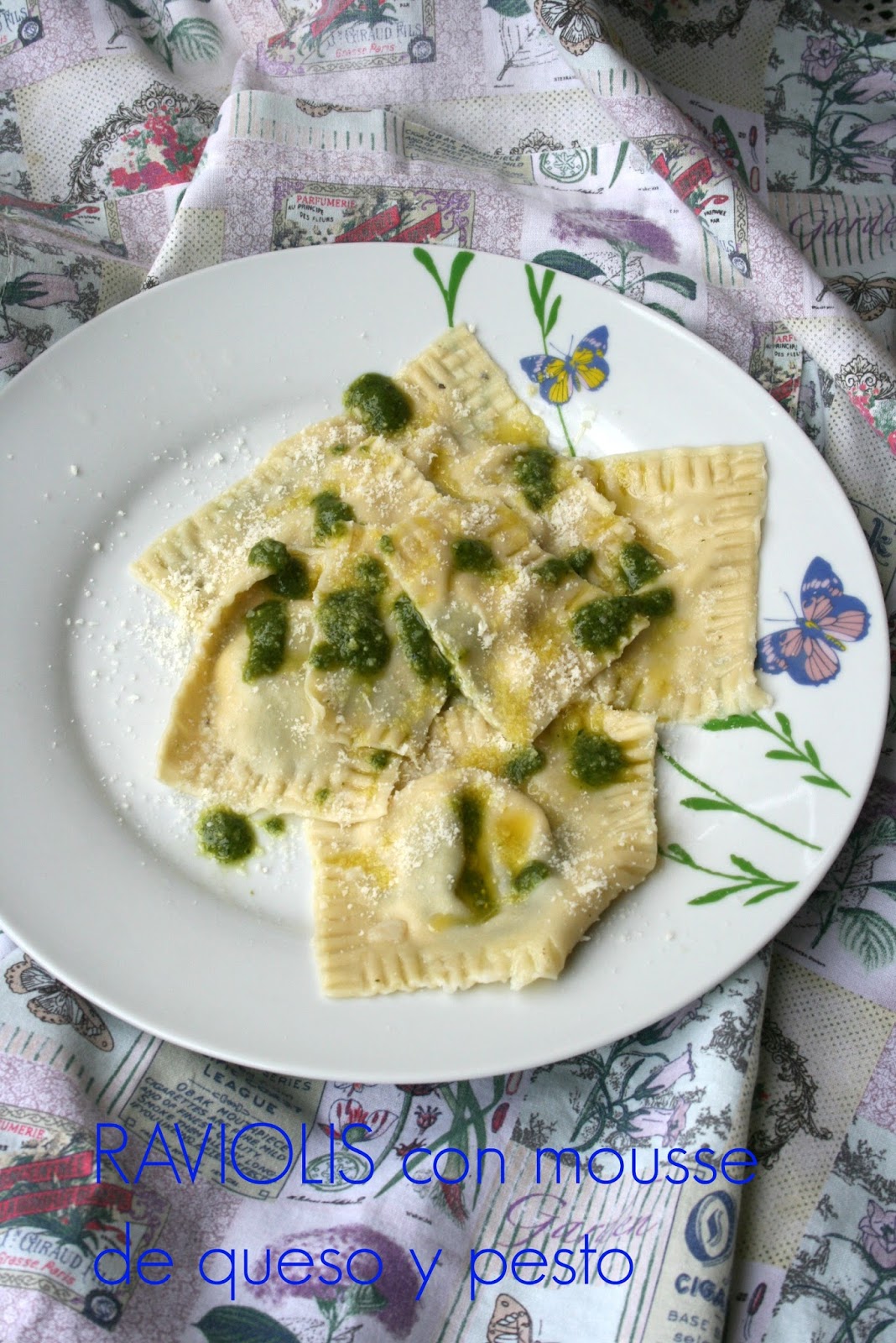 RAVIOLIS CASEROS RELLENOS DE MOUSSE DE QUESO Y PESTO | El Ágora de Ángeles
