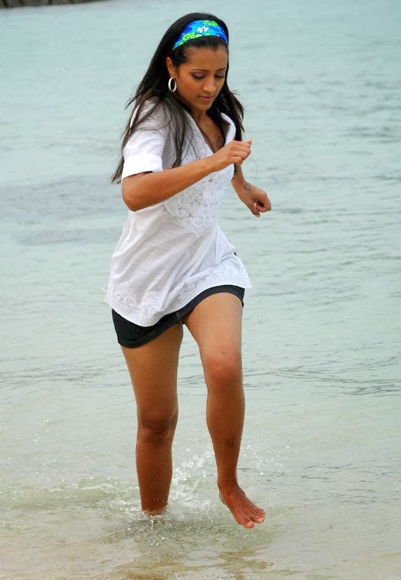 Mirchi Stills: Latest Hot Trisha In Beach Photo Shoot Gallery