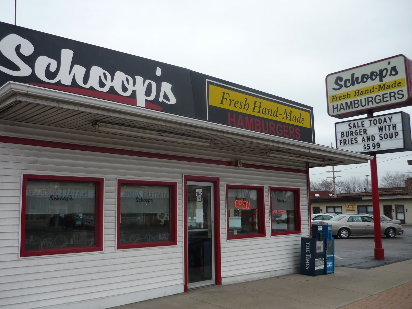 Smokin' Chokin' and Chowing with the King: Schoop's