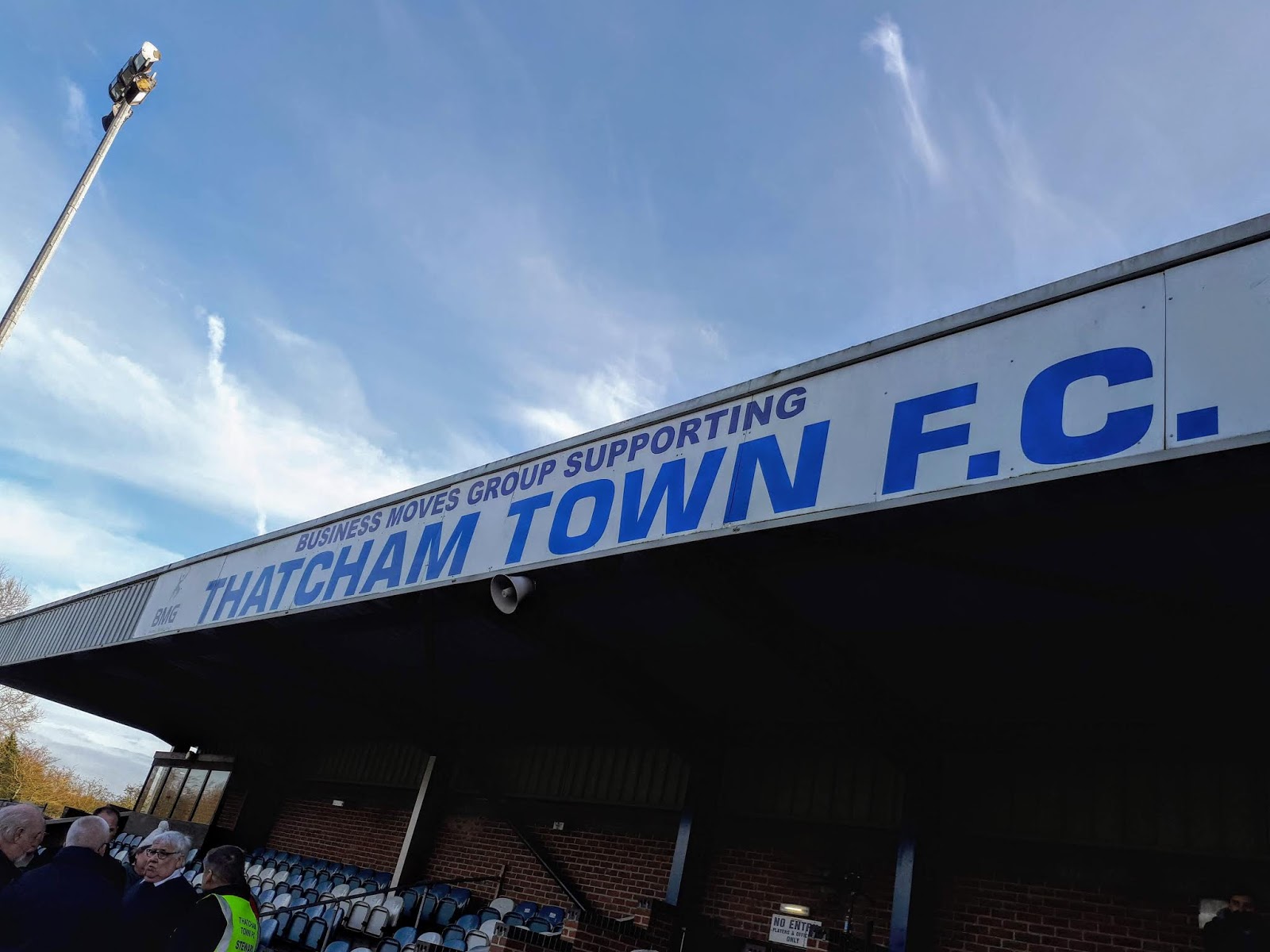 Hopping Around Hampshire: Thatcham Town v Blackfield & Langley