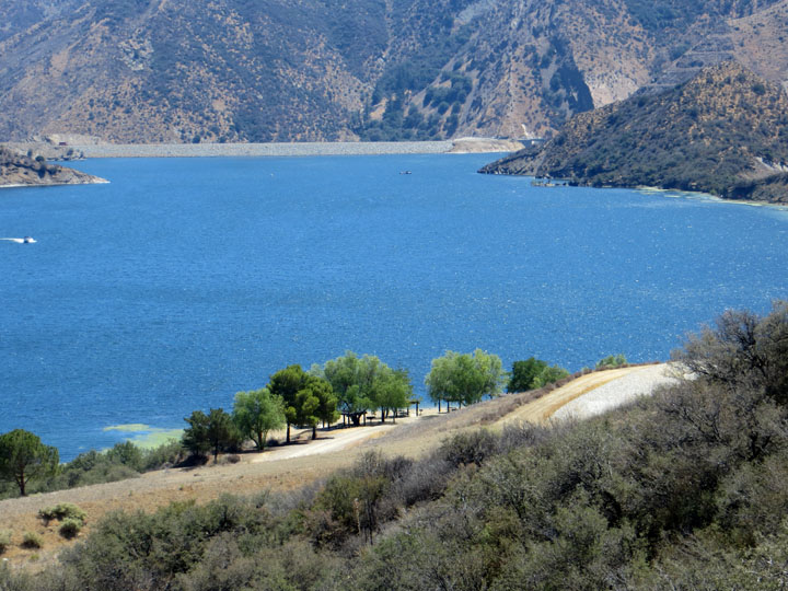 The Intrepid Tourist: California’s PYRAMID LAKE and VISTA DEL LAGO ...