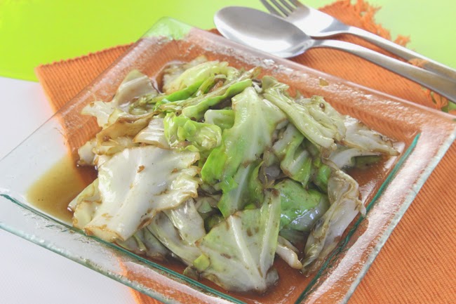 Stir-fried Cabbage with Fish Sauce (กะหล่ำปลีทอดน้ำปลา) | Thai Recipes ...