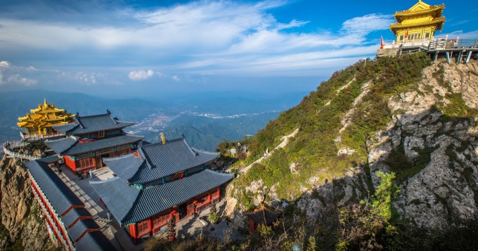 Top 10 Staggering Ancient Towns in China