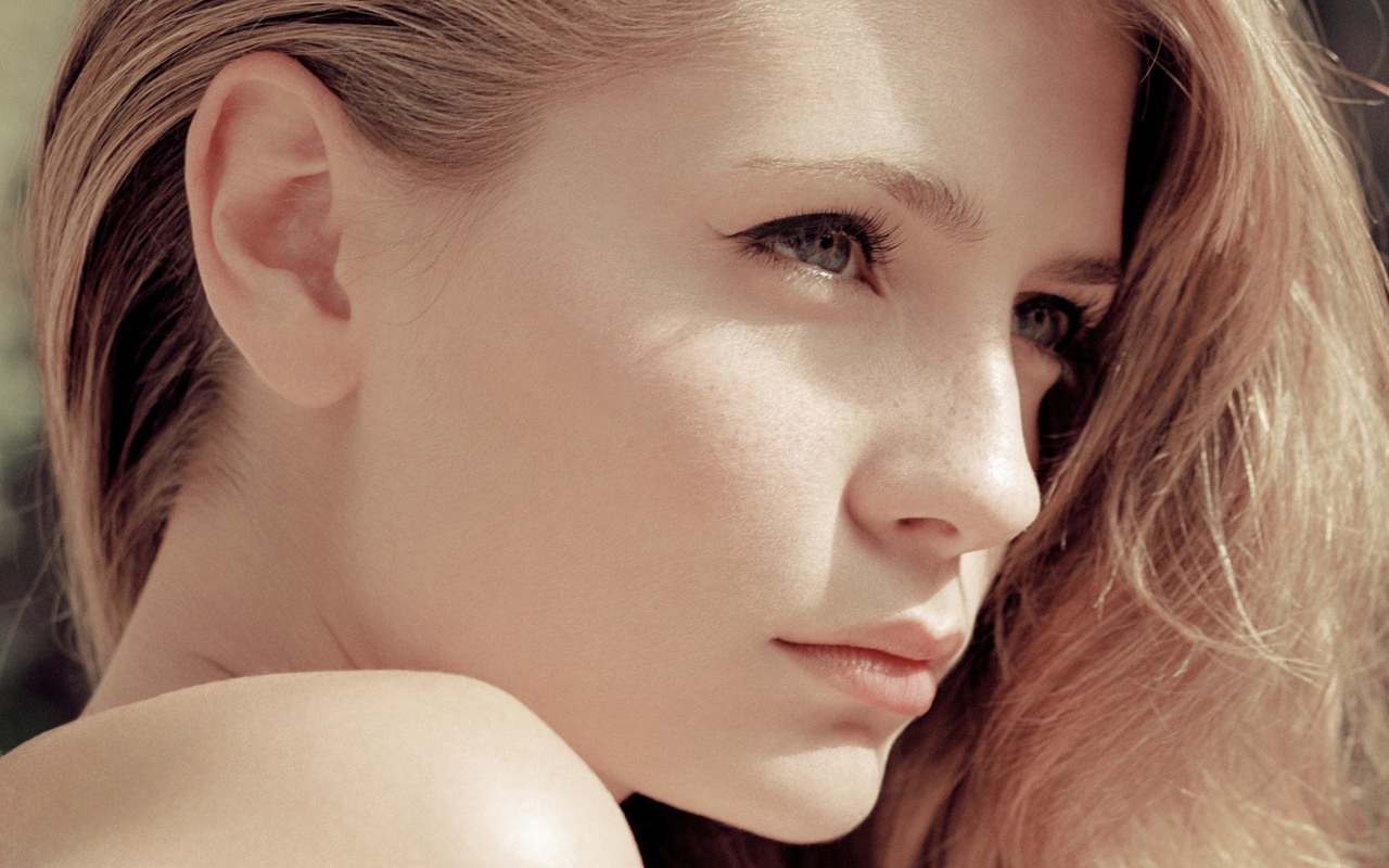 FREE COOL SCREENSAVER: Girls Screensaver