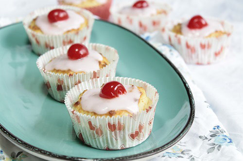 Iced Cherry Muffins | Baking YummiesBakingyummies - Recipes and ...
