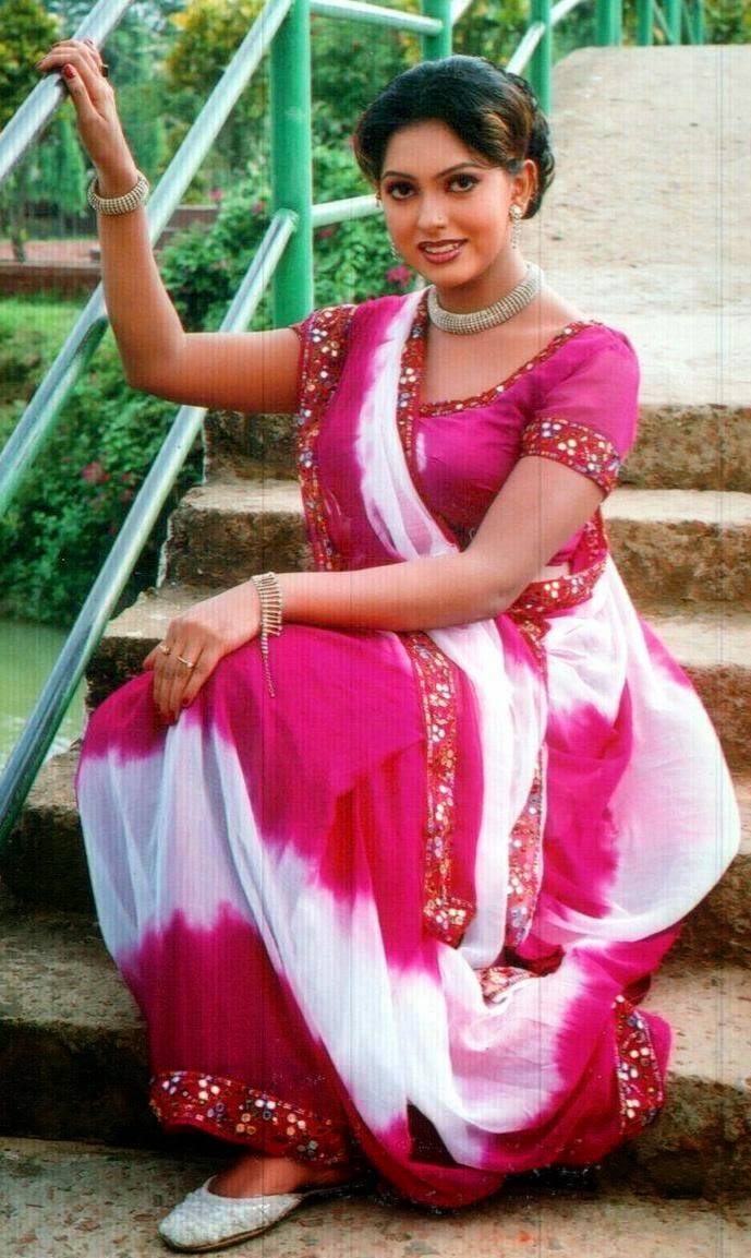 A NEWS BLOG: Bangladeshi Hot Model Actress Nasrin Akter Nipun