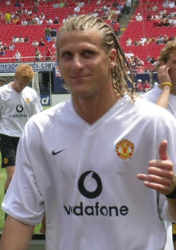 The Beautiful Mane: Diego Forlan: The tale of two men