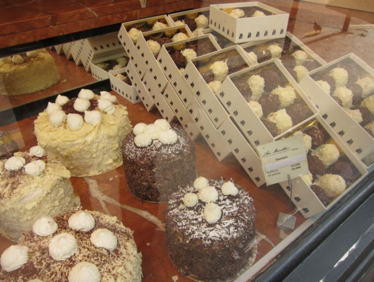 paris breakfasts: Aux Merveilles de Fred, Baba Pierre Herme