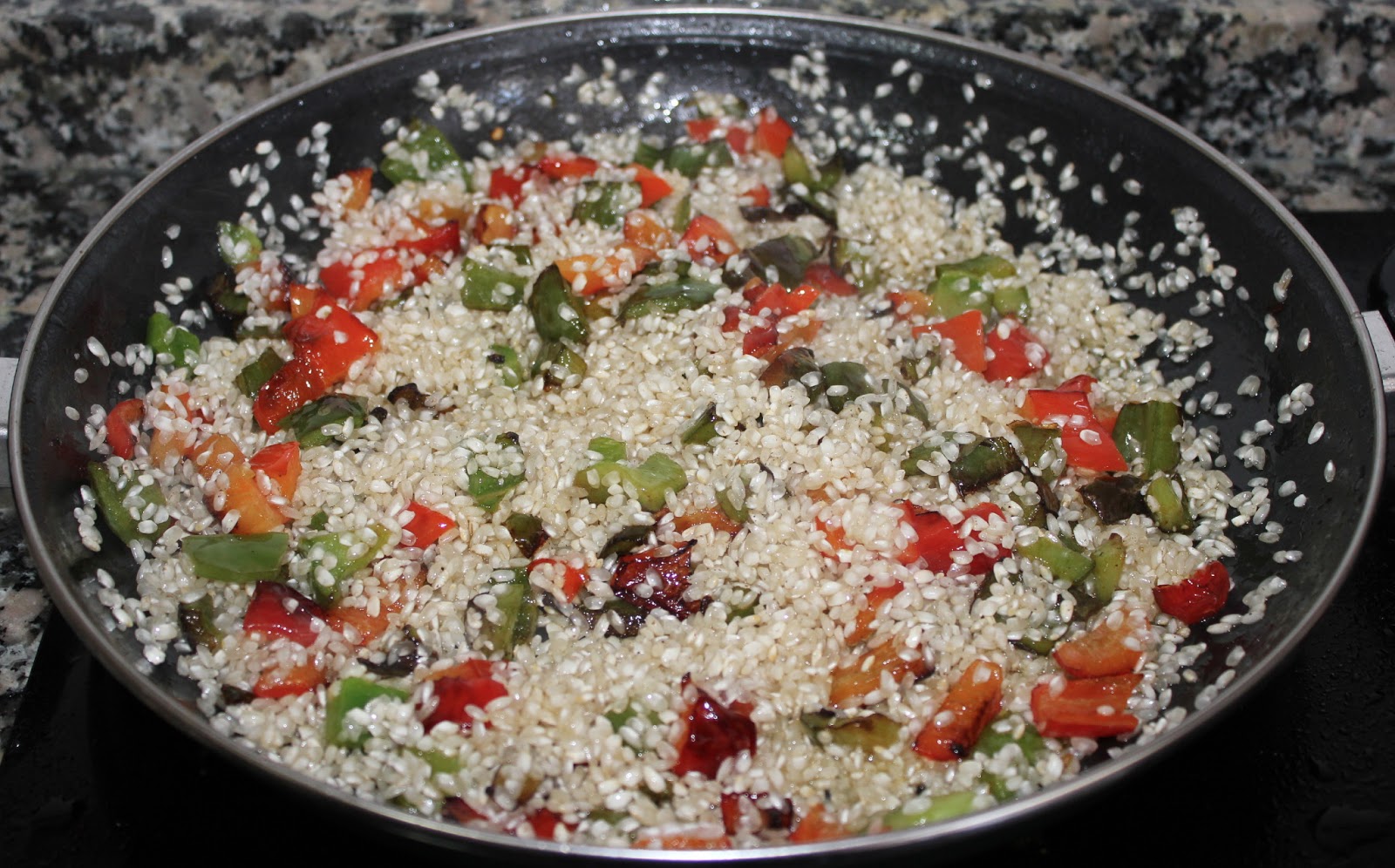 Cocinar es vivir y Bordar también: Arroz con costilla y patatas / Rib ...