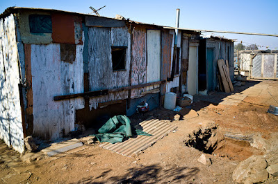 Streamlight Photography: Life in a squatter camp...