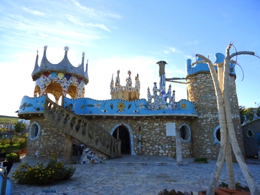 En Busca del Hada Azul: Una casita de cuento llamada "El Capricho de ...