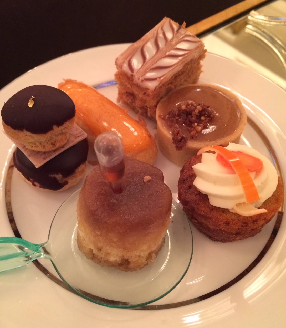 Afternoon Tea At Ritz-Carlton Montreal / モントリオールのリッツカールトンでアフタヌーンティー ~ I ...