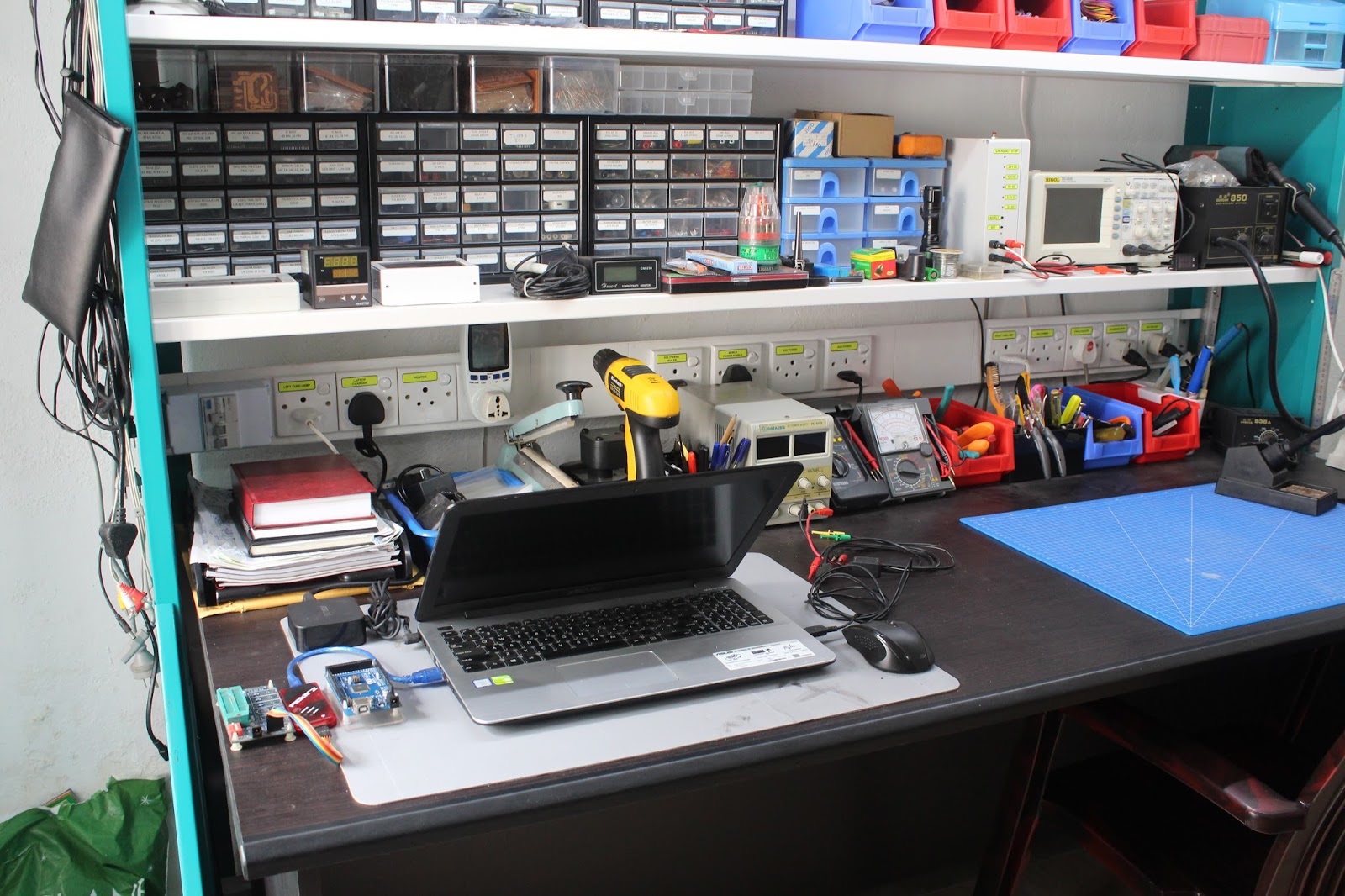 Electronics Workbench - GSmicro