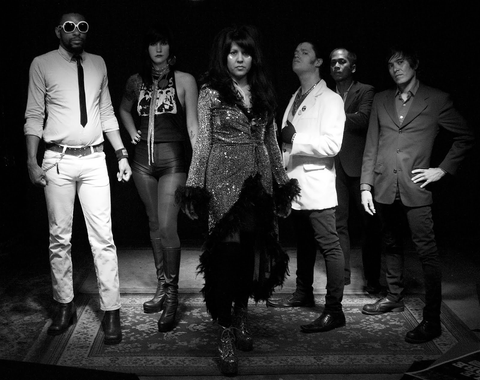 Faster and Louder: Lola-Cola rocka-rolla!