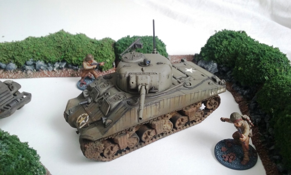 WrocWar: Bolt Action: M4 Sherman 75mm & M3 Halftrack in bocage.