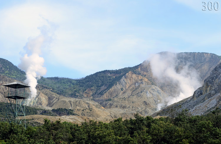 300 Traveling Indonesia: A Piece of Heaven on Papandayan Volcano