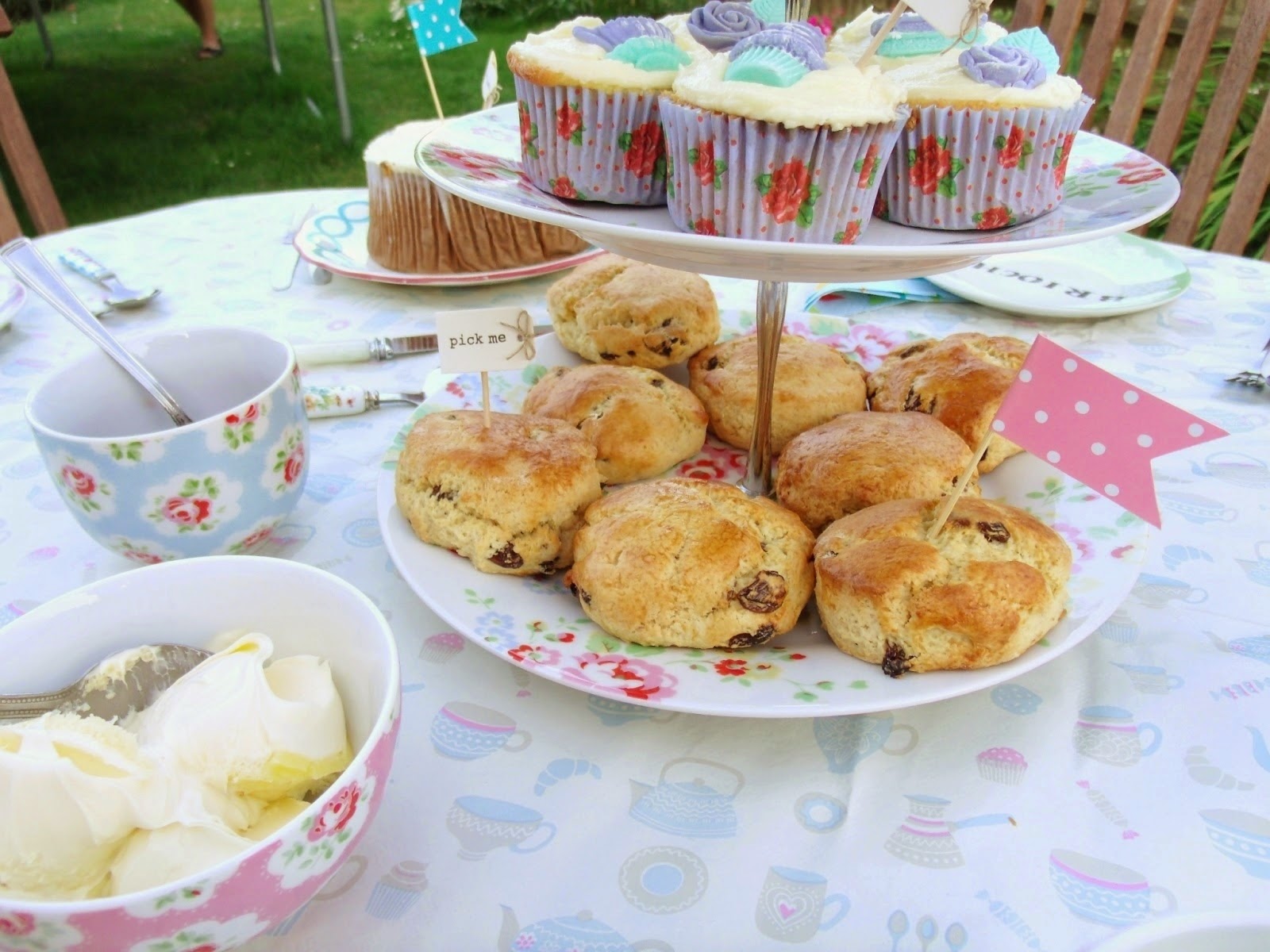 Pre-Birthday Tea Party ♥ - Victoria's Vintage Blog | Milton Keynes Blogger