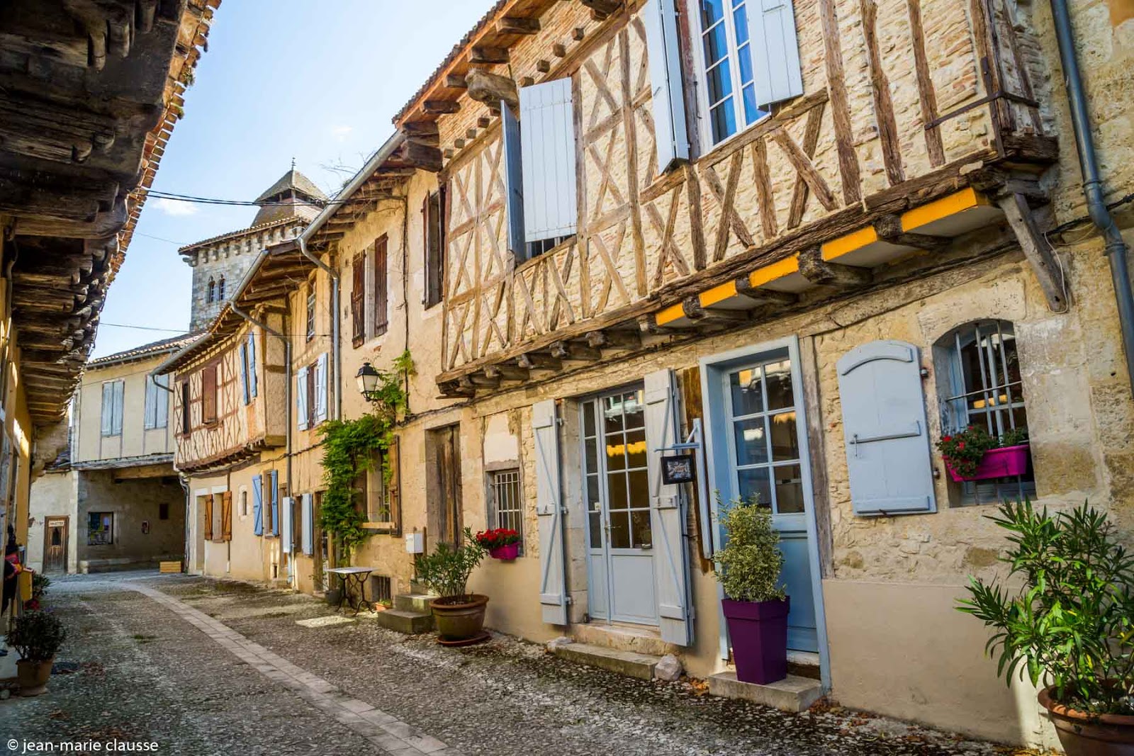 Découvrir la France en photos: 103 - SARRANT. (Gers -32)