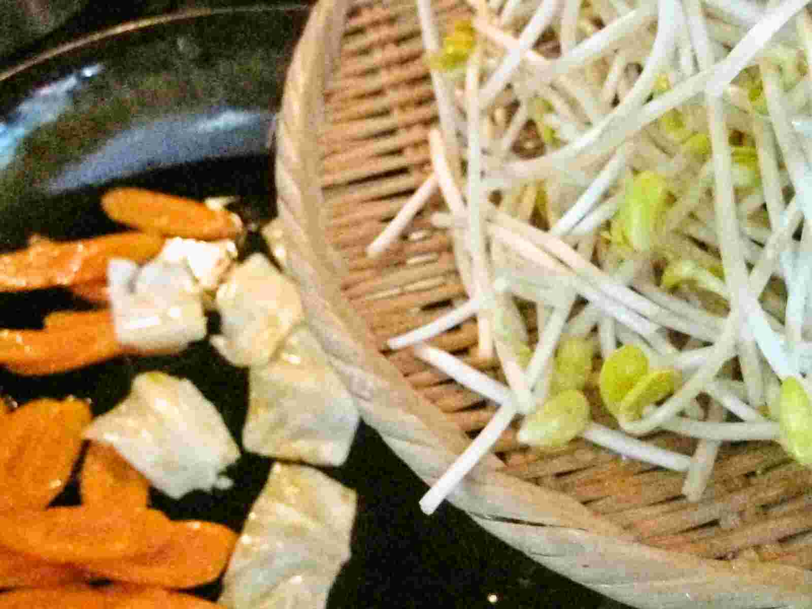 Recipes for Tom: Daizu moyashi yakisoba / fried noodles with soybean ...