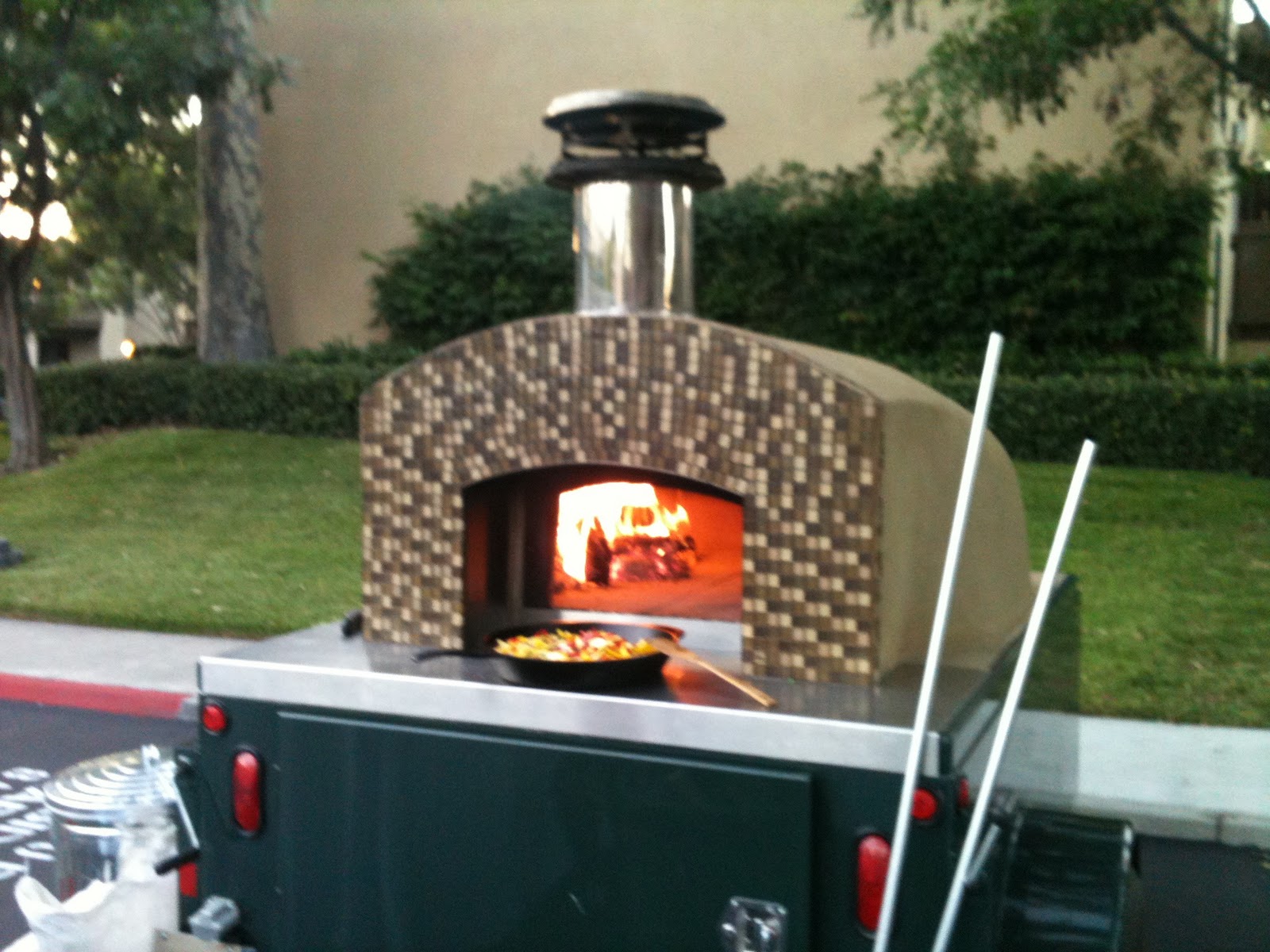 Pizza 900 Mobile wood fired italian pizzeria