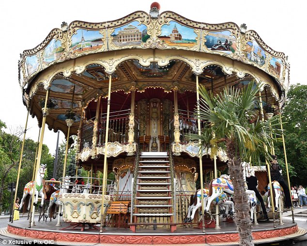 Sandy's Motherhood Blog: Bad Amusement Park Art