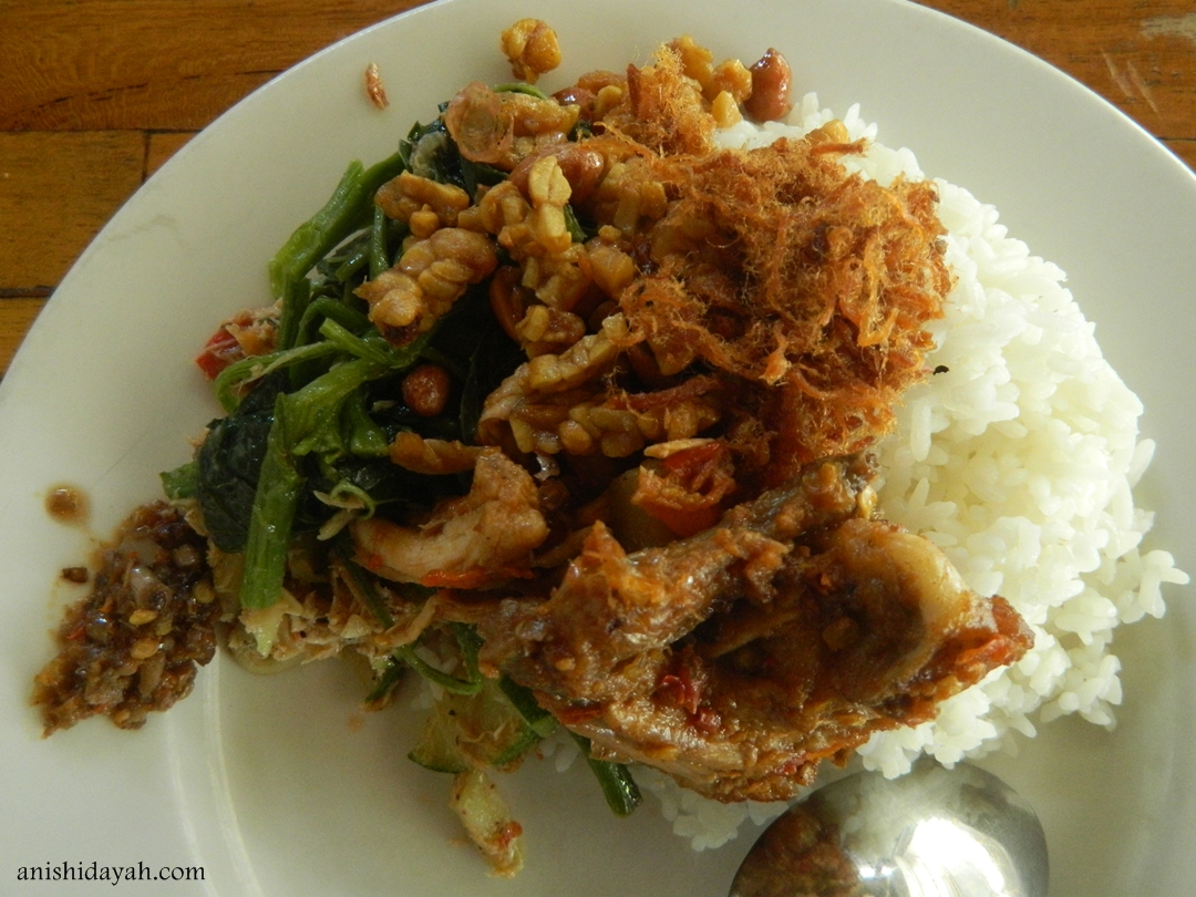 SangPetualang: Jukut Undis Sanur, Masakan Bali Khas Buleleng