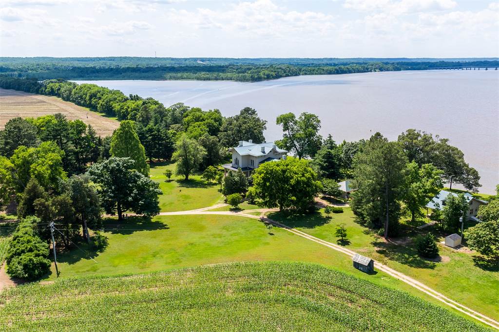 Sweet House Dreams: Camden, 1859 Italianate Mansion in Port Royal, Virginia