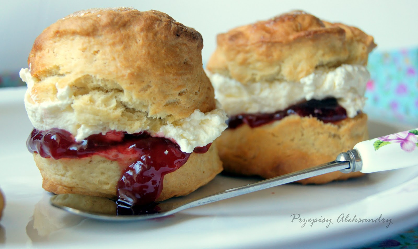 Przepisy Aleksandry: DEVONSHIRE SCONES (English & Polish)