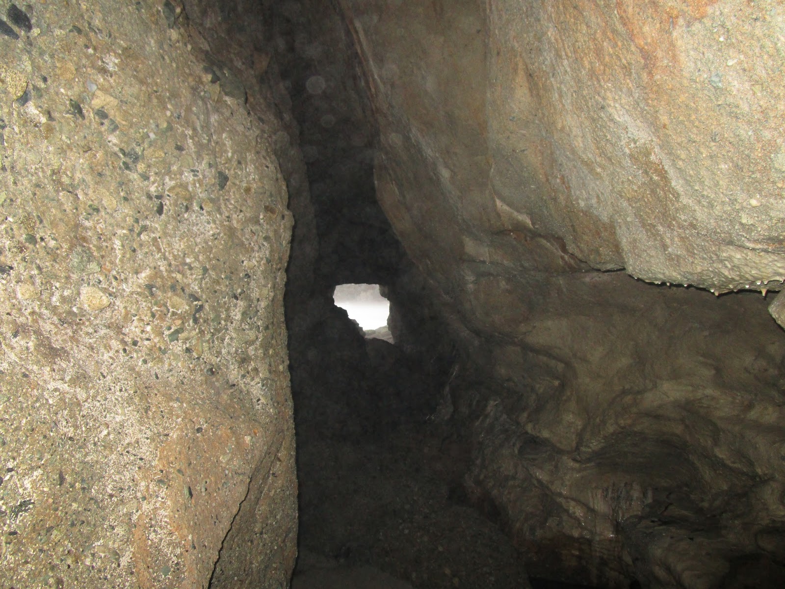 Iron Hiker: Sea Cave at Thousand Steps Beach