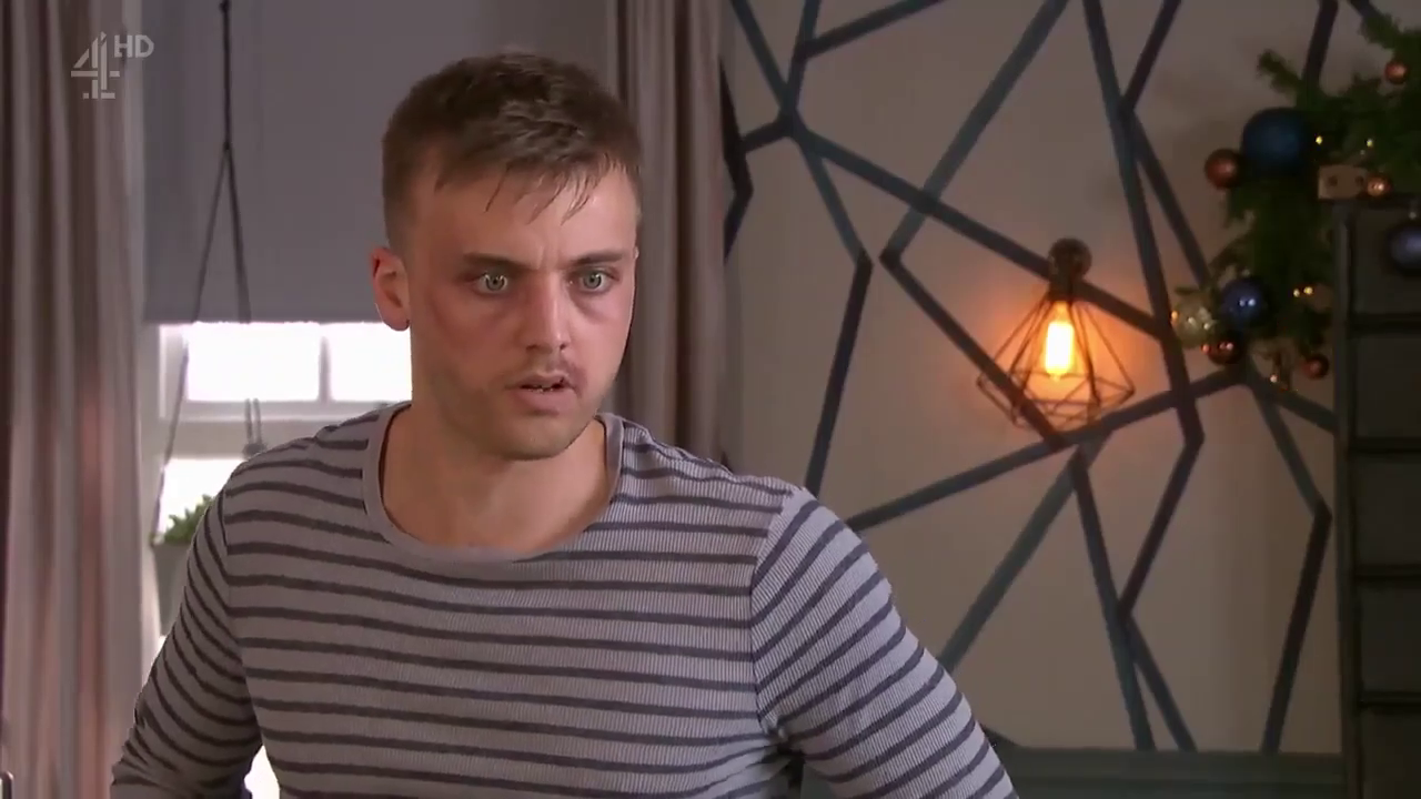 Hollyoaks off the Charts: Parry Glasspool Shirtless/Jarry Scene