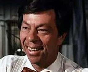 NOTICIAS Y EFEMERIDES MUSICALES Y DEL CINE