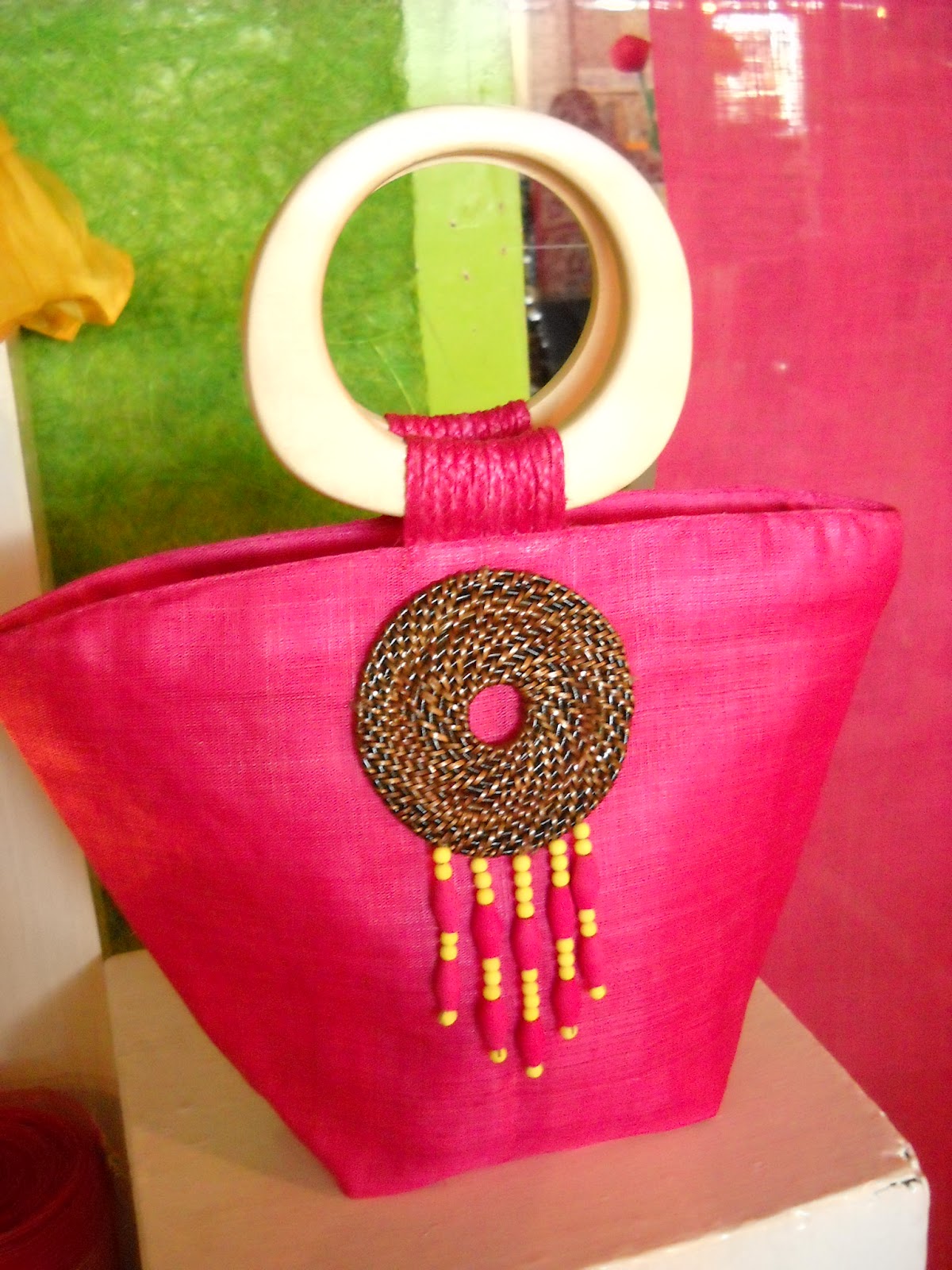 MADYAAS PEN: Aklan Product Expo 2012 Highlights Innovative Fashion ...