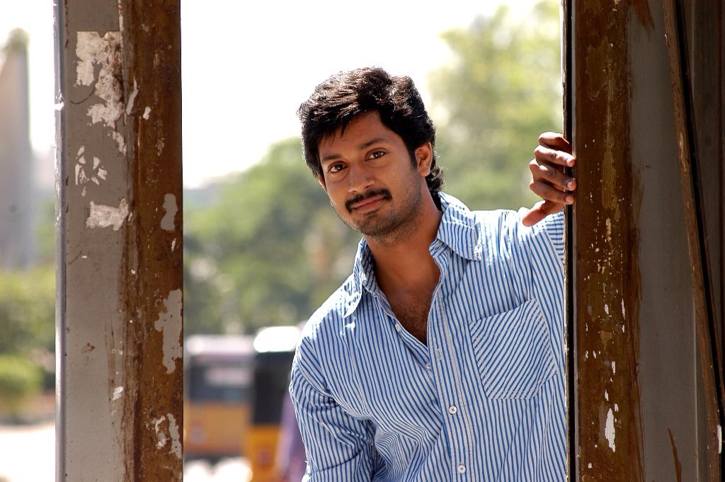 Celeb Bolly: Rejith Photo stills from movie "Ninaithathu yaro"